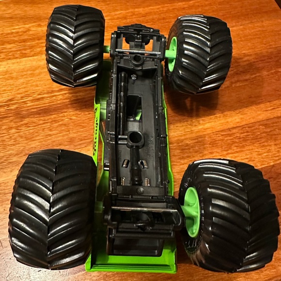 Hot Wheels | Toys | Monster Jam Gas Monkey Garage Diecast Monster Truck ...